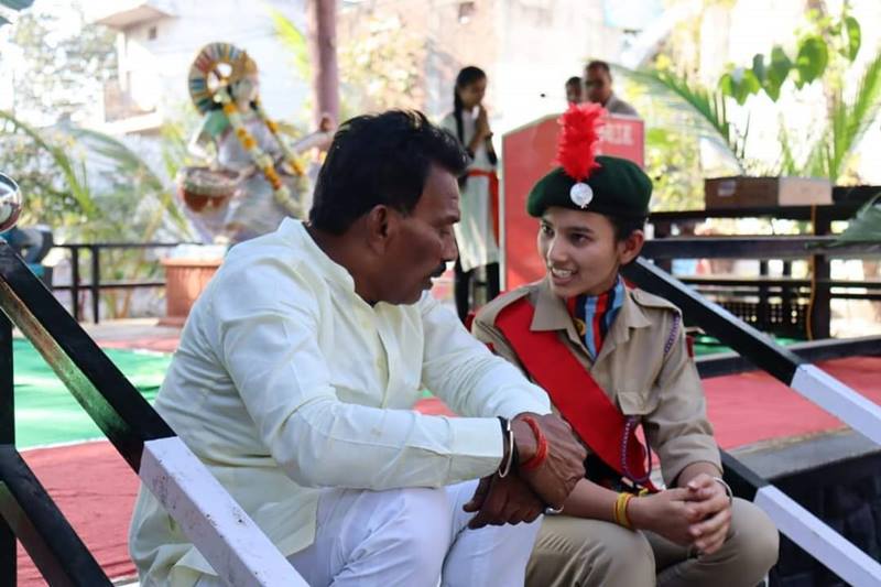 Vikas Yatra Indore: विद्यार्थी जीवन में अनुशासन और परिश्रम का नहीं कोई विकल्प